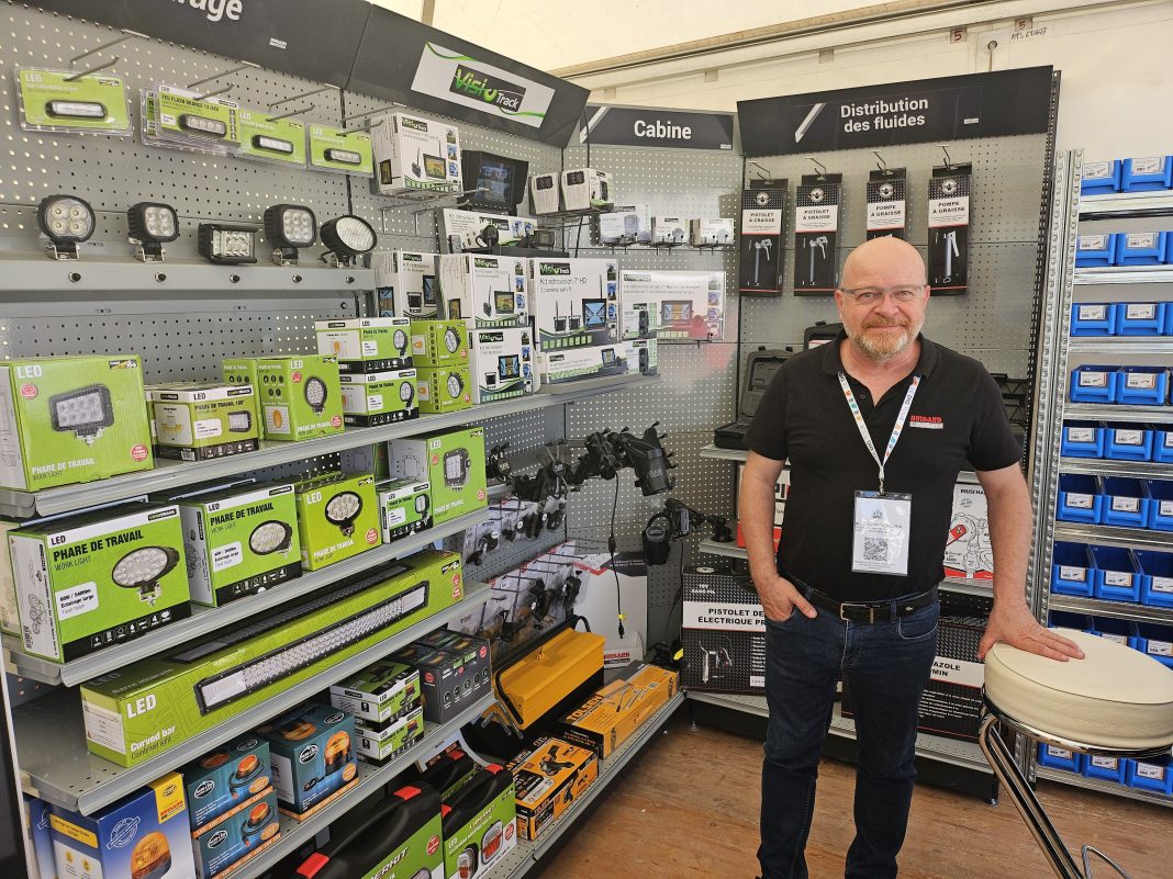 Buisard Distribution, c'est la pièce agricole mais aussi le TP (80/20 ...